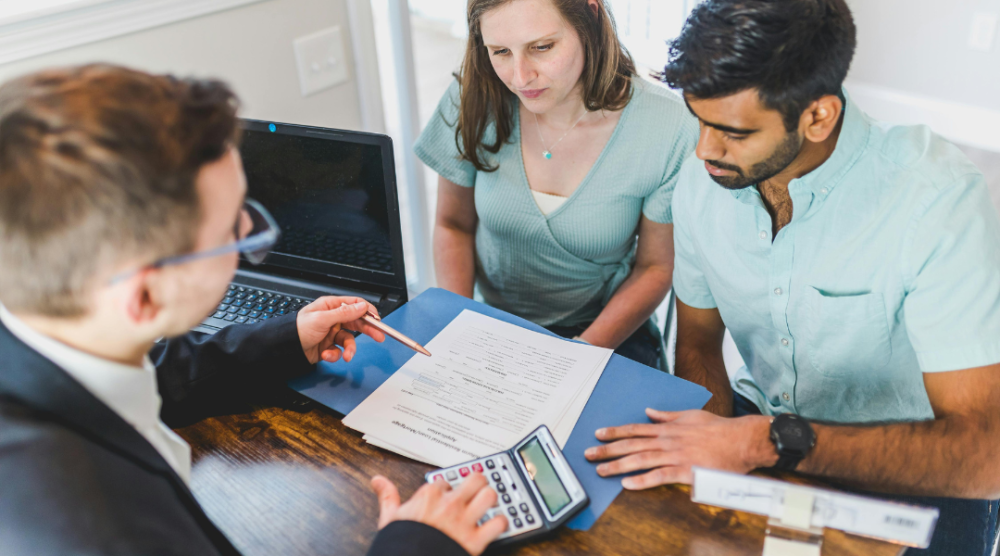 Guía Definitiva: Cómo Elegir el Mejor Asesor Contable y Fiscal para tu Negocio | Recursos